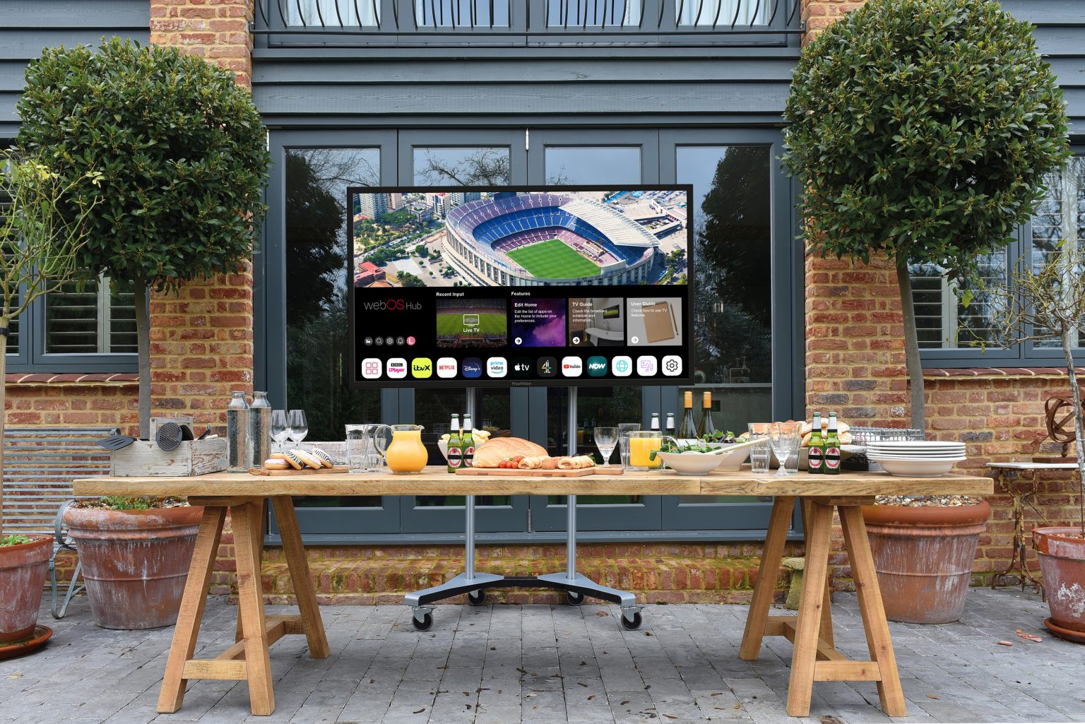 Outdoor TV Pubs: Enhancing Your Bar And Pub Beer Gardens With The Best ...